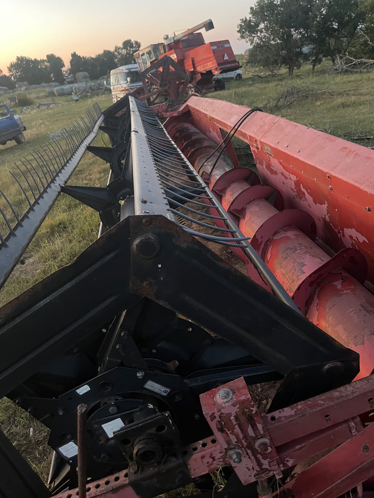 810 Straight Cut Header for salvage — Huber Ag Equipment LTD