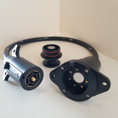 R7 Female socket with 7 Blade RV male Adapter — Huber Ag Equipment LTD